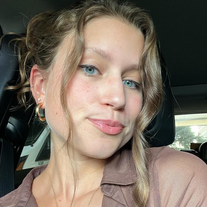 🦄 @officialchampagnemami - Cass - TikTok