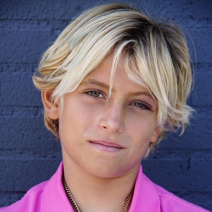 New boatd. A lot simpler look than | King Nicol Family (@kingnicolsurf)