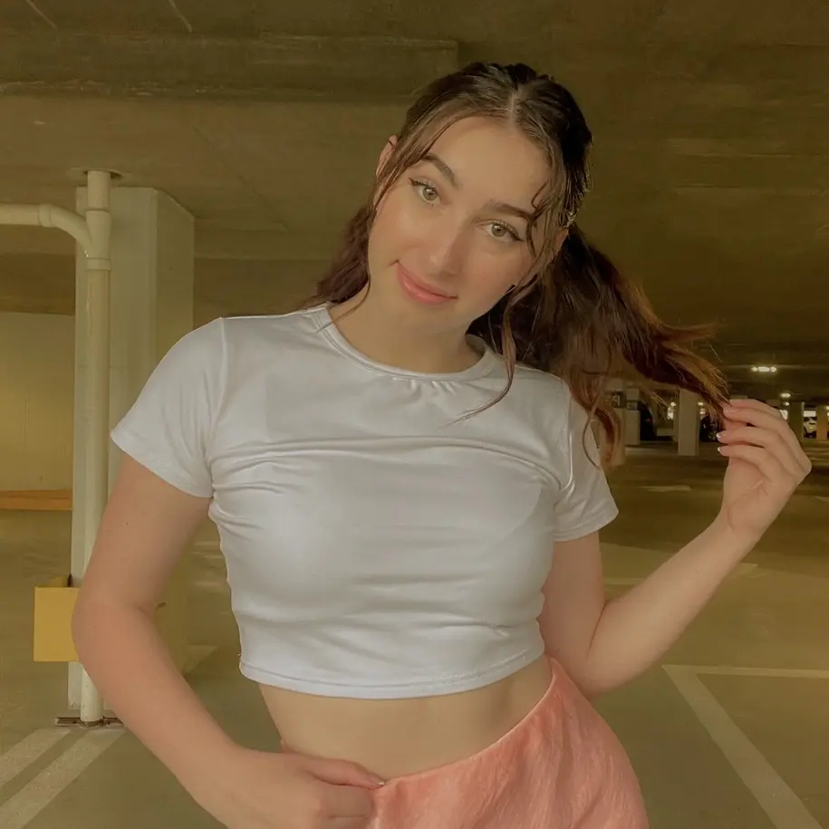 Mae Moore- @mae_moore TikTok 分析|プロフィール、動画、ハッシュタグ | Exolyt